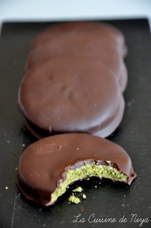 Biscuits Matcha Chocolat [vegan] • La Cuisine de Niya